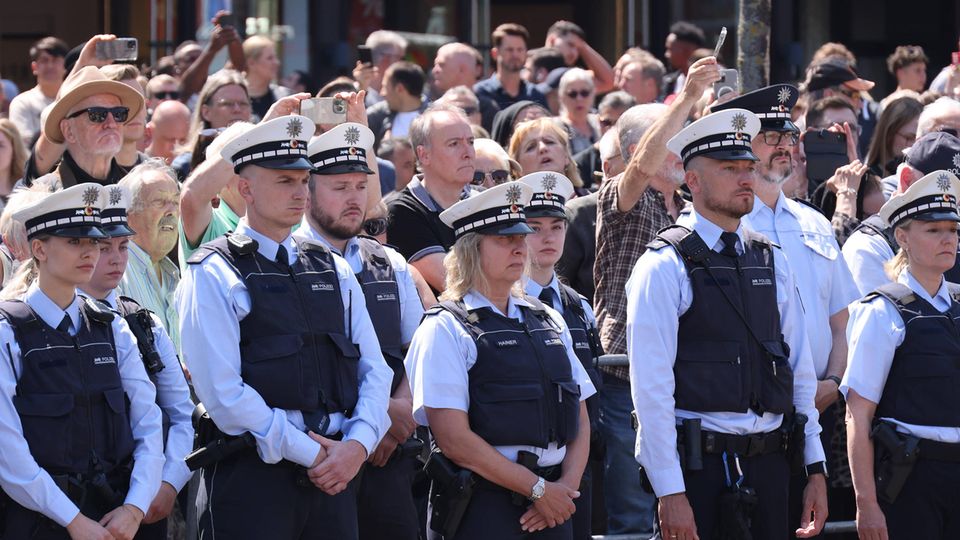 Messertacke von Mannheim: Deutschland trauert um Polizisten Rouven L ...
