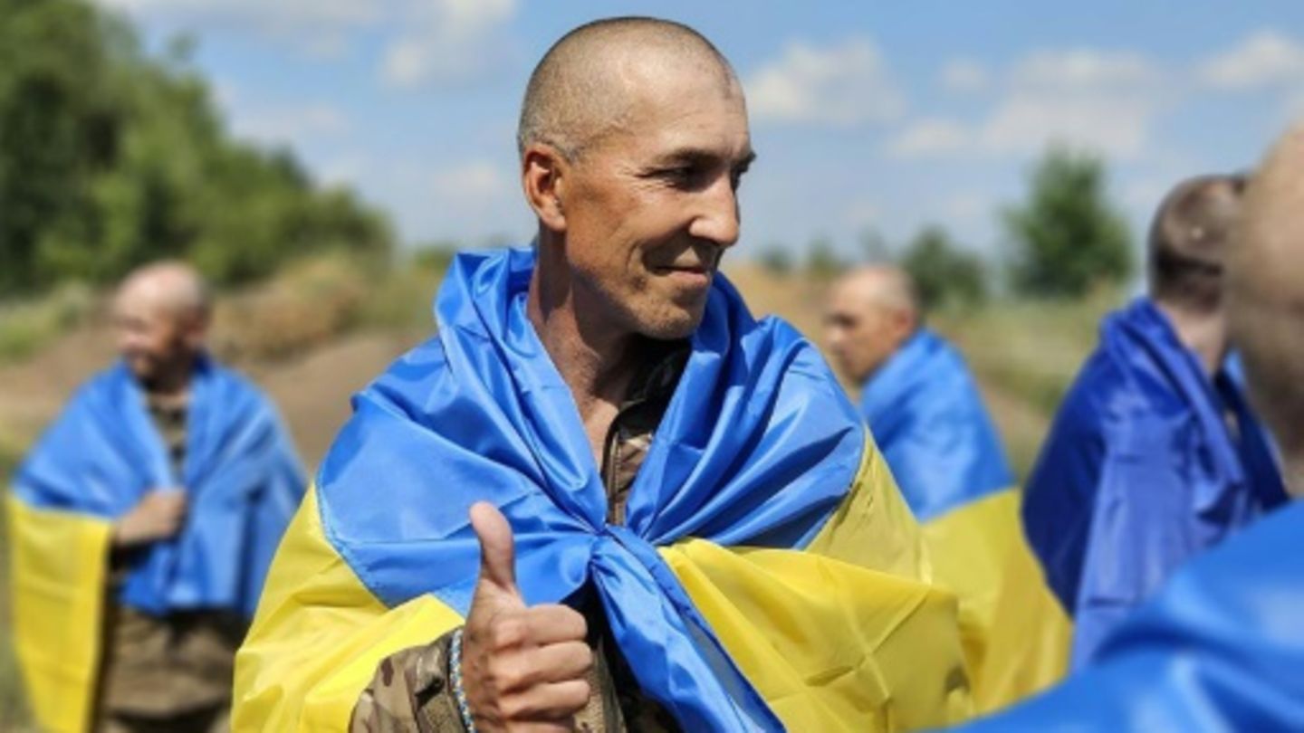 Russland und Ukraine tauschen insgesamt 190 Kriegsgefangene aus | STERN.de Russland und Ukraine tauschen insgesamt 190 Kriegsgefangene aus | STERN.de