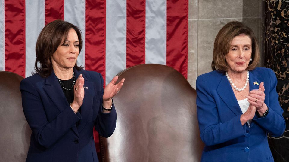 Kamala Harris: Nancy Pelosi spricht sich nun für Kandidatur aus | STERN.de
