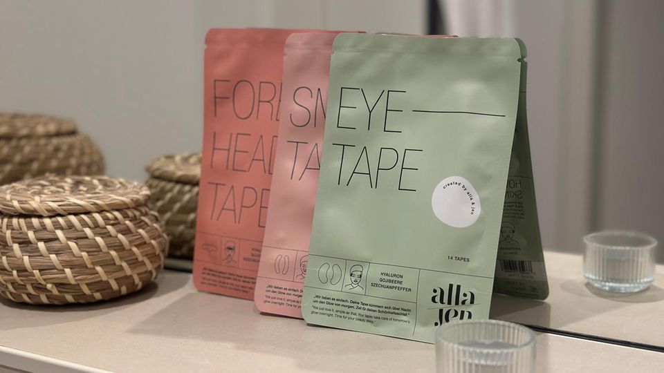 Alla Jen Skintapes Test: Faltenpflaster von DHDL im stern-Check | STERN.de