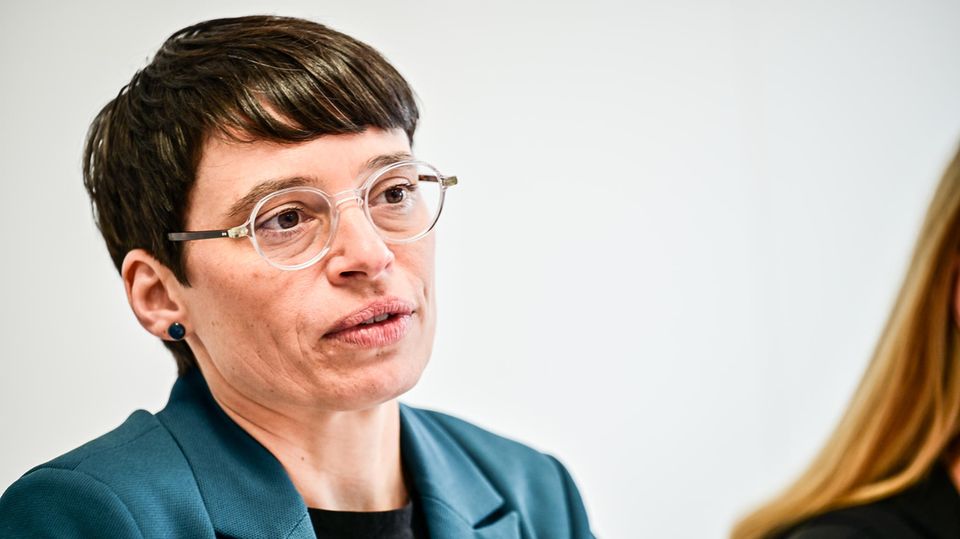 Solingen: Scheitert Grünen-Fluchtministerin an dem Angriff? | STERN.de