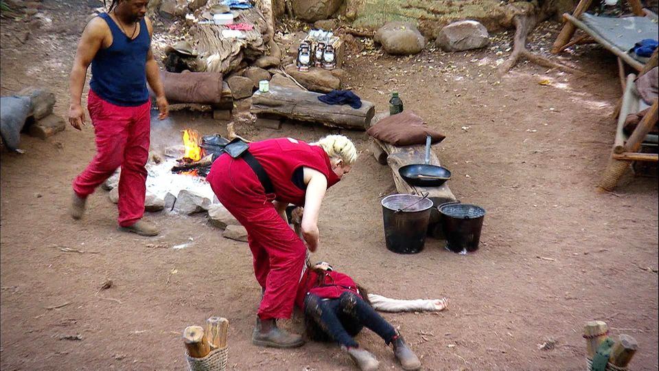 Sommer-Dschungelcamp: Verrückte Knappik-Show und Kader Loth in Ohnmacht ...