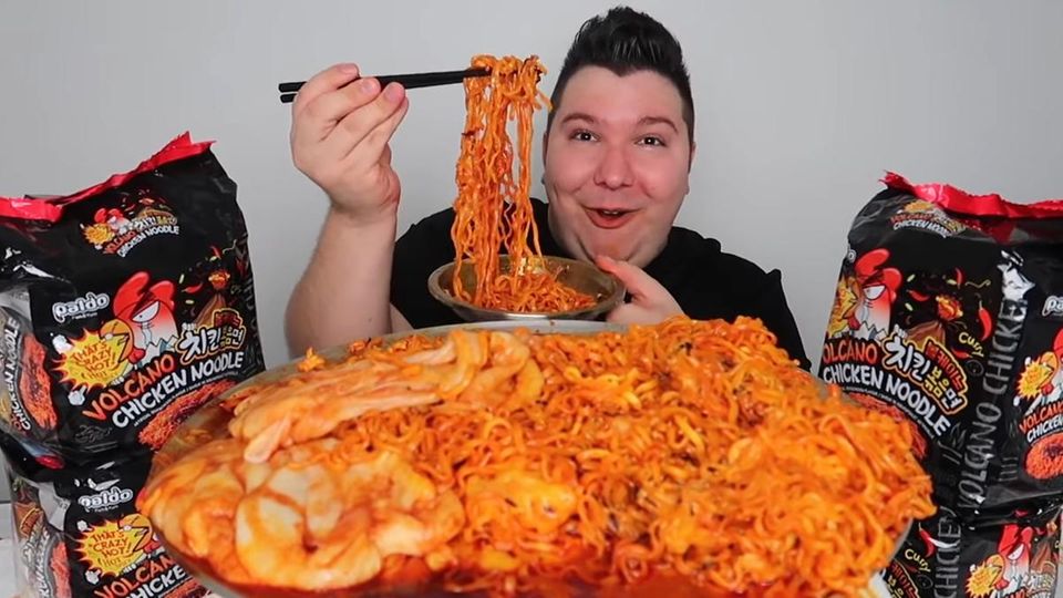 Youtuber Nikocado Avocado nimmt heimlich 110 Kilo ab | STERN.de