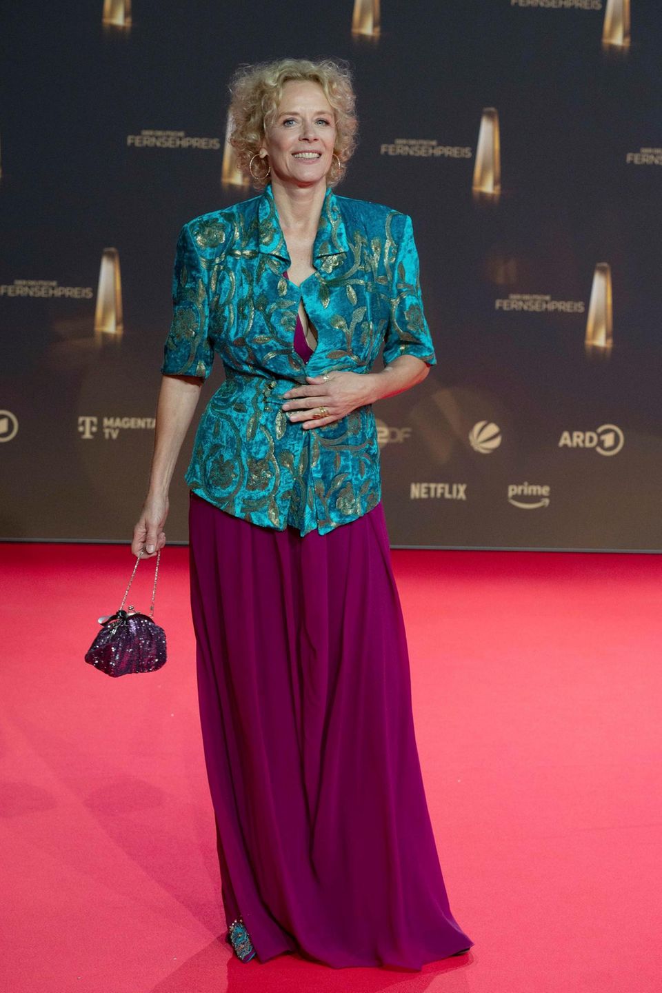 Deutscher Fernsehpreis 2024: Das trugen die Stars auf dem roten Teppich ...