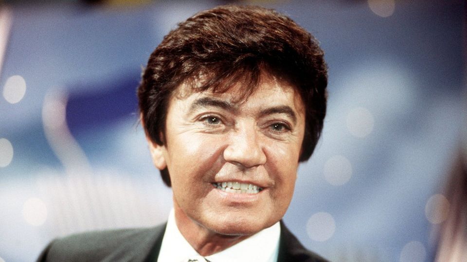 Rex Gildo: Vor 25 Jahren kam der Schlagerstar tragisch ums Leben | STERN.de