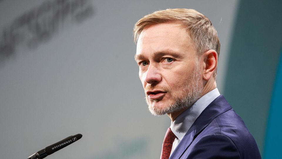 Christian Lindner will sich prüfen – wohin steuert die FDP? | STERN.de