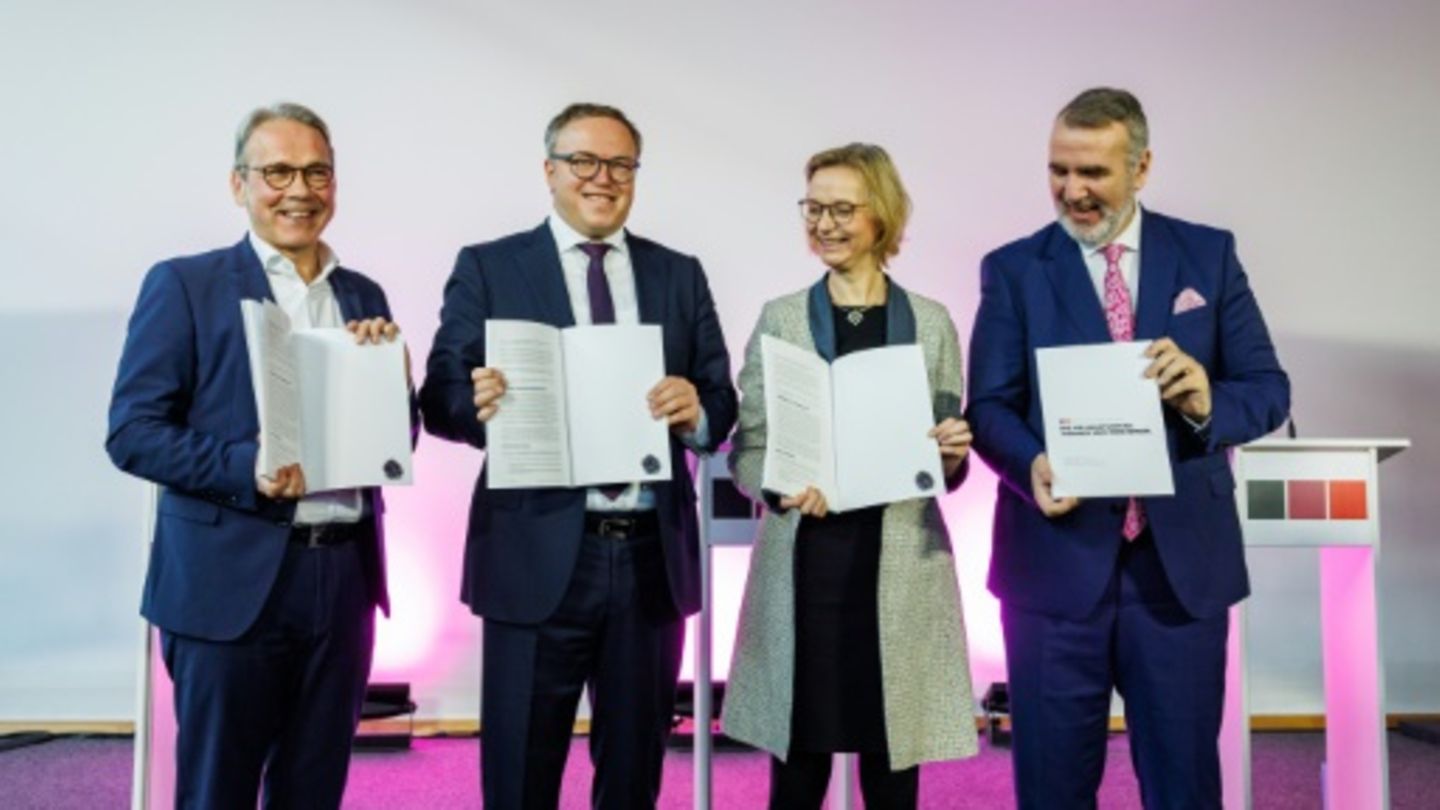 Regierungsbildung in Thüringen: Auch BSW segnet Koalitionsvertrag ab ... Regierungsbildung in Thüringen: Auch BSW segnet Koalitionsvertrag ab ...
