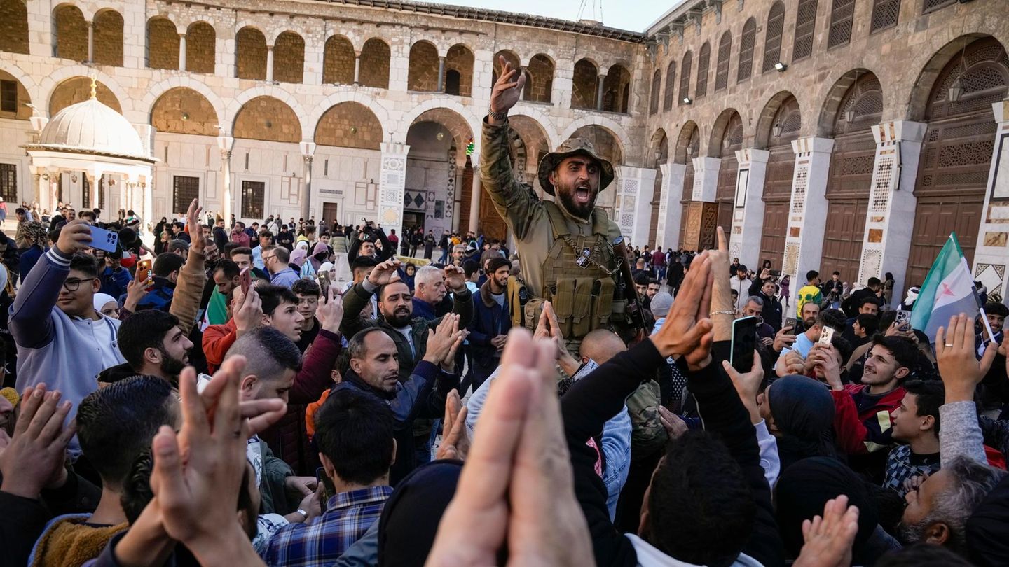 Syrien: stern-Reporter über das erste Freitagsgebet in Damaskus | STERN.de