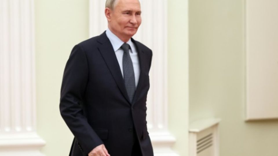 Ukraine-Krieg Putin sieht russische Truppen an gesamter Front im Vorteil | STERN.de