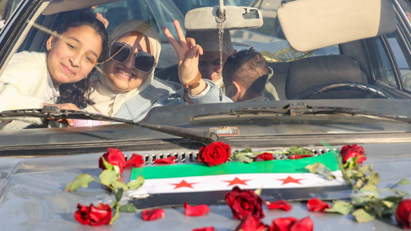 Syrien: Die Frauen sind voller Euphorie. Und voller Angst | STERN.de Syrien: Die Frauen sind voller Euphorie. Und voller Angst | STERN.de