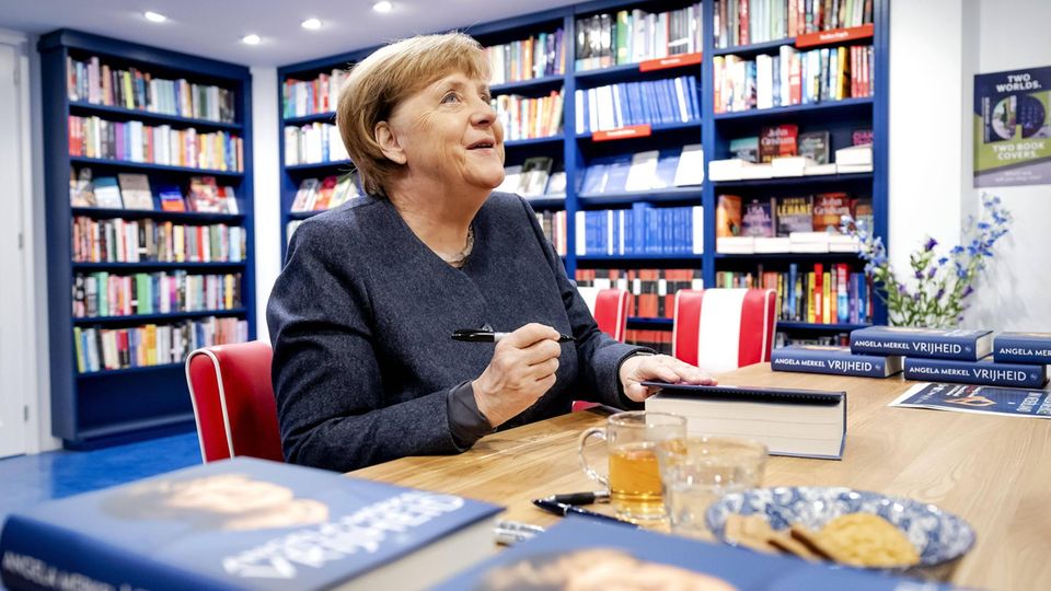 Wie Angela Merkel die Politik zum Bücher schreiben brachte | STERN.de