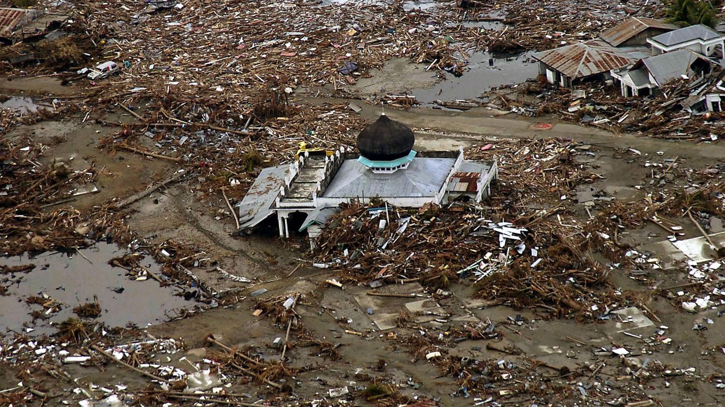 Tsunami Im Indischen Ozean 2004 Bilder Der Katastrophe Vor 20 Jahren