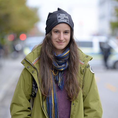 Klimaaktivistin Lisa Poettinger offiziell vom Lehramt ausgeschlossen ...