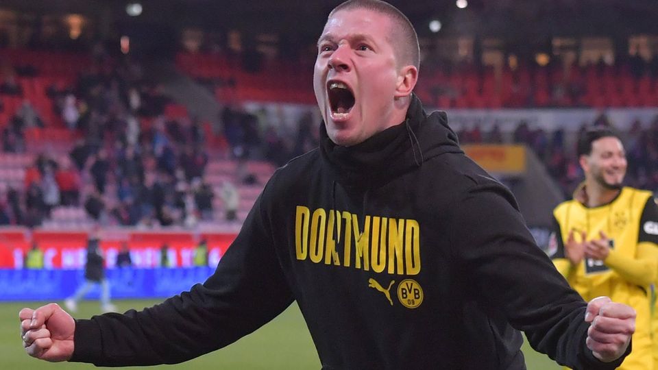 BVB-Trainer Mike Tullberg flippt nach letztem Spiel komplett aus | STERN.de