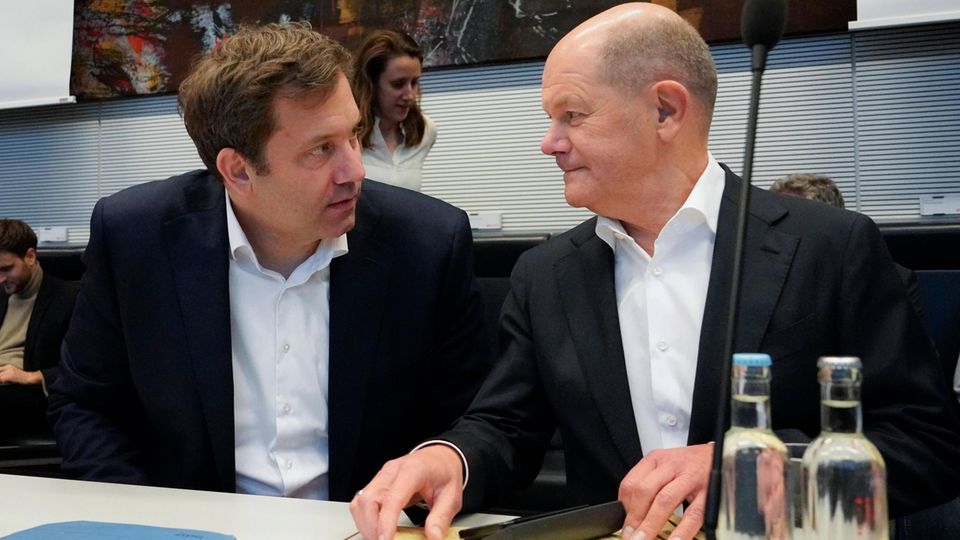 Lars Klingbeil soll Kanzler Olaf Scholz zum Rückzug geraten haben ...
