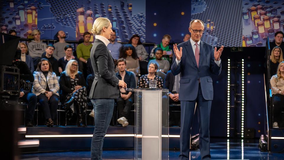 Alice Weidel bekommt bei ZDF-Klartext einen Korb zum Valentinstag ...