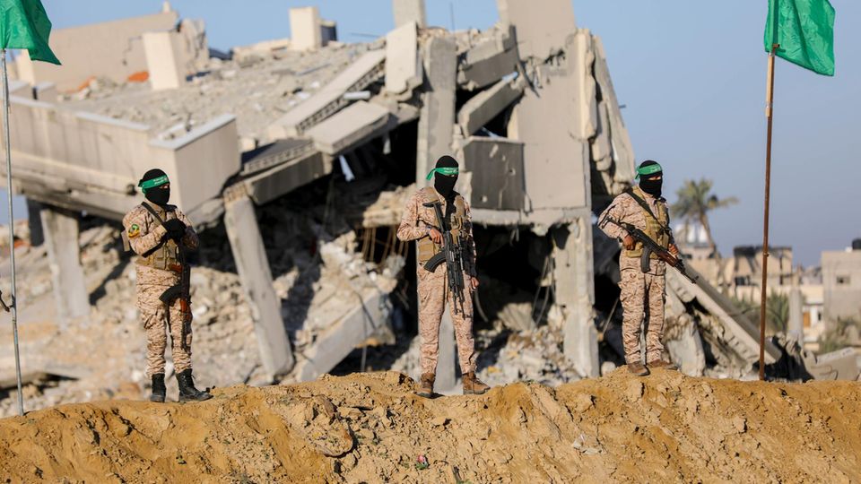 Gazastreifen: Israel fliegt Luftangriff, Hamas meldet Tote | STERN.de