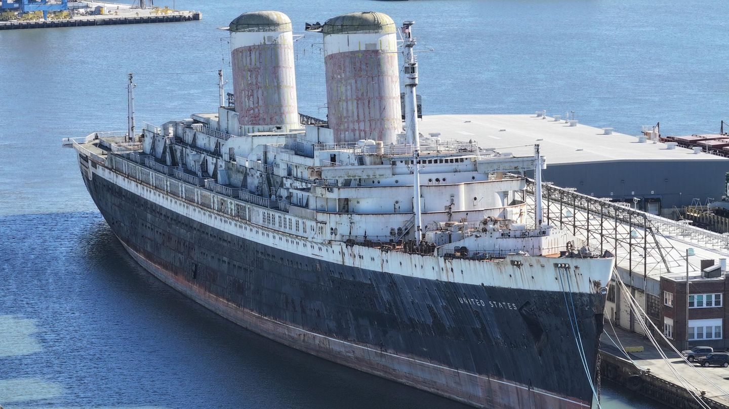 Legend res Schiff Die Legend re SS United States Wird Versenkt Legend res Schiff Die Legend re SS United States Wird Versenkt