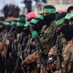Hamas übergibt vier tote Geiseln – im Austausch für 600 Gefangene | STERN.de