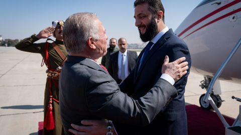 Jordanischer König und syrischer Übergangspräsident treffen sich in Amman | STERN.de