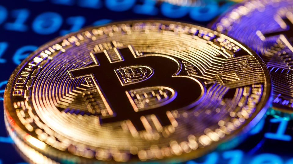 Krypto-Währung Bitcoin auf niedrigstem Stand seit November | STERN.de