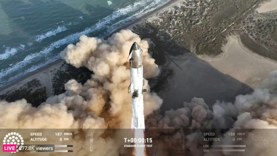 Oberste Stufe von SpaceX-Riesenrakete Starship bei achtem Testflug ...