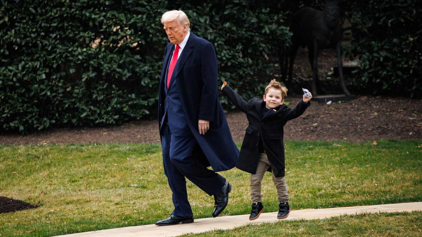 Trump spielt Babysitter für vierjährigen Mini-Elon – Mutter Grimes ist ...