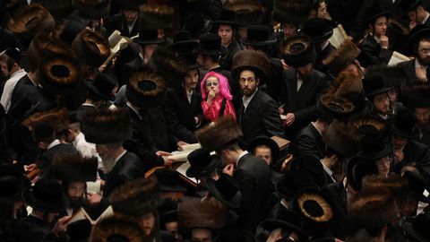 Purim 2025 in Jerusalem in Bildern: Mit Haman-Ohren, Rasseln und Kostümen | STERN.de