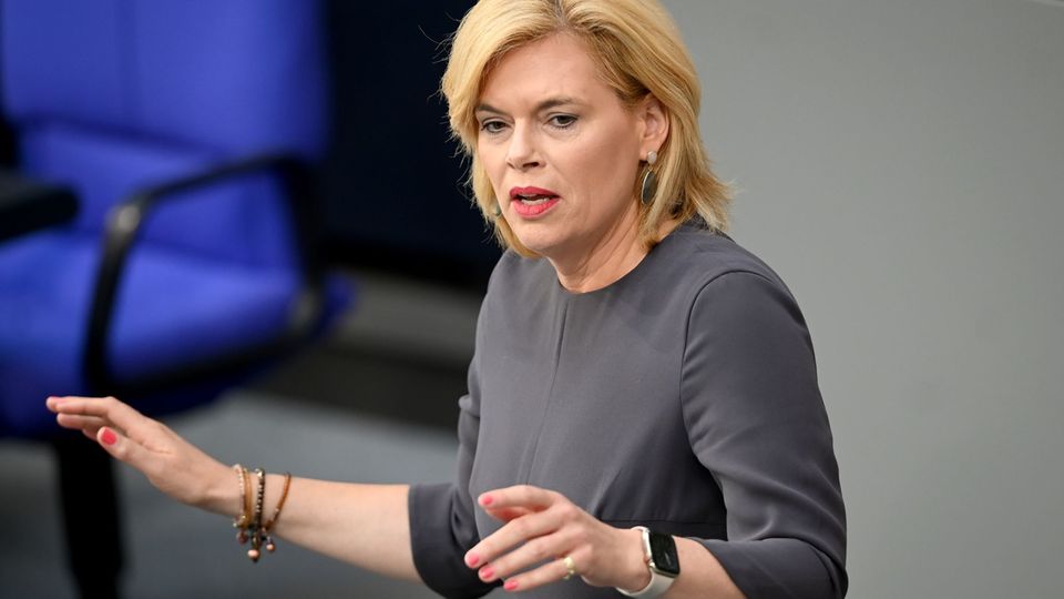 Julia Klöckner: Merz schlägt sie als Bundestagspräsidentin vor | STERN.de