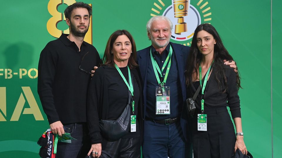 Rudi Völler feiert 65. Geburtstag – die schönsten Bilder seiner ...