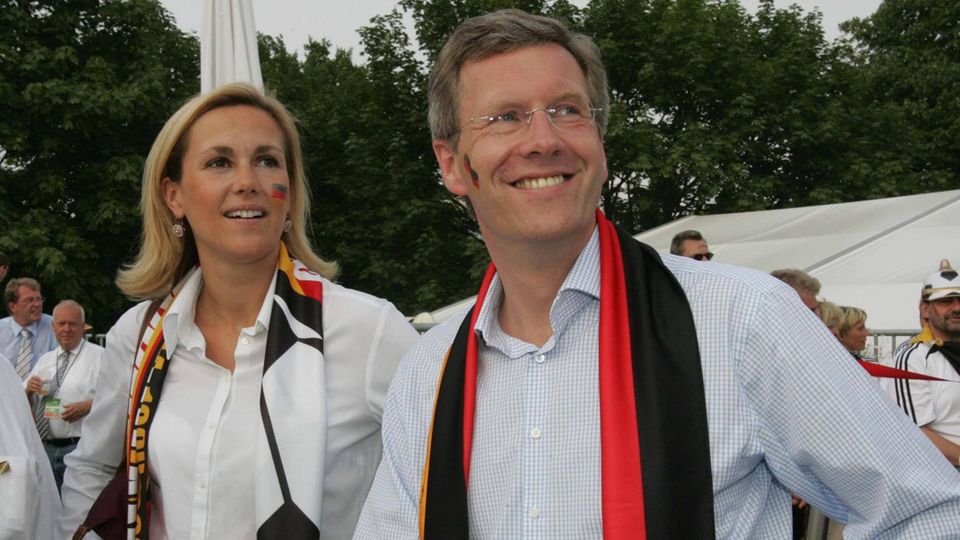 Bettina und Christian Wulff: Die turbulente Beziehung in Bildern | STERN.de