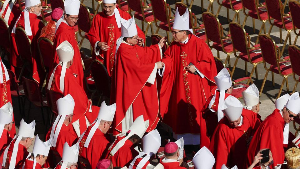 Papst Franziskus: Seine Beisetzung in Rom in Bildern | STERN.de