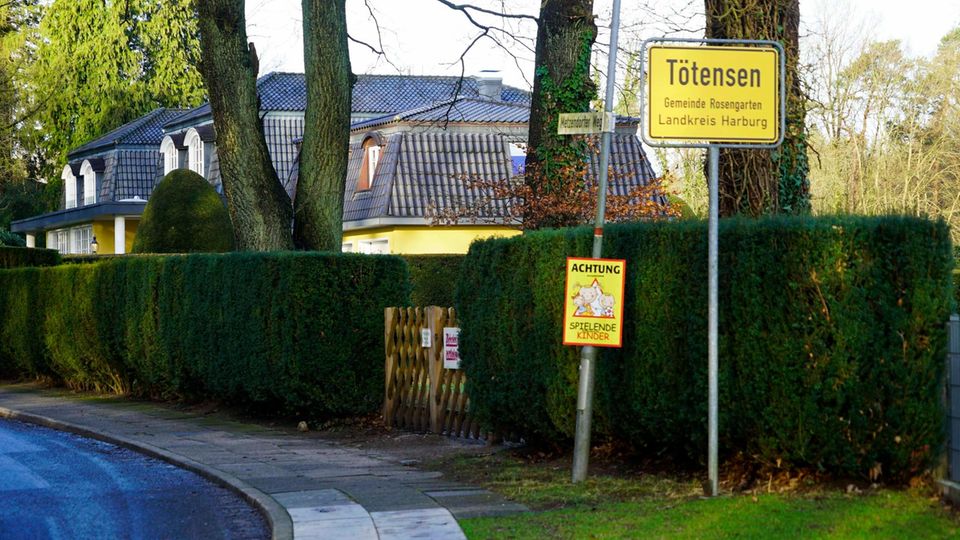 Dieter Bohlen bietet Finderlohn für verschwundenes Tötensen-Schild ...