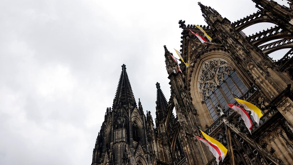 Warum zahlen Deutsche Kirchensteuer und was steckt dahinter? | STERN.de