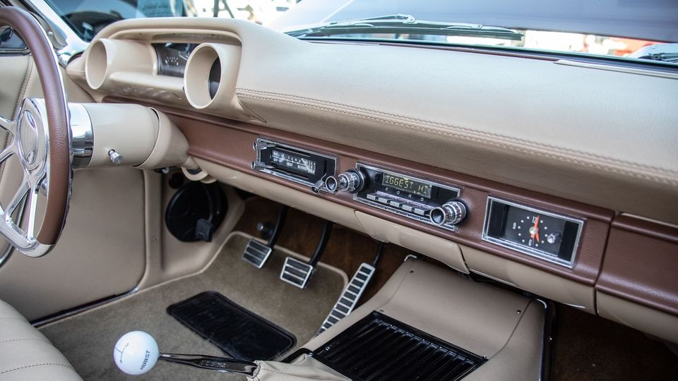 Stilechte Radios für Oldtimer und Youngtimer: Ein Ratgeber | STERN.de