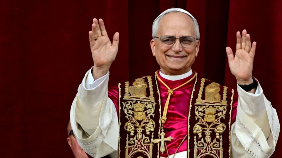 Leo XIV. hält am Freitagvormittag seine erste Messe als neuer Papst | STERN.de