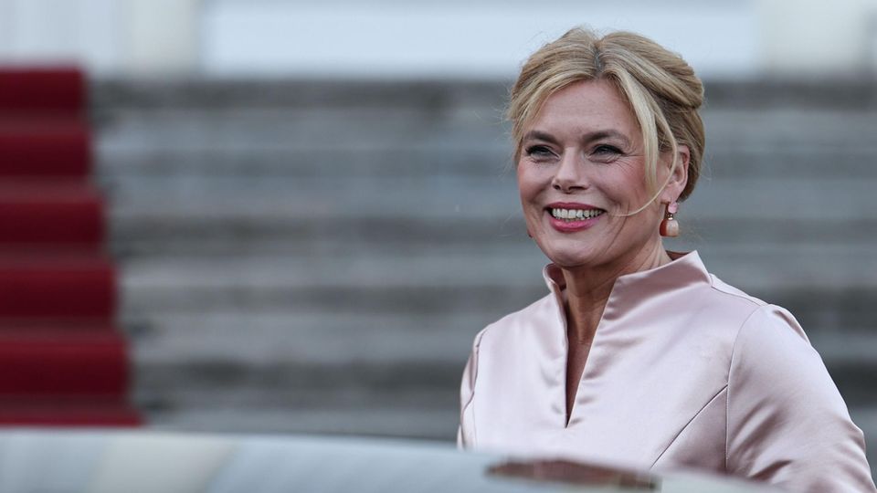 Julia Klöckner inszeniert ihr Bundestagspräsidium wie eine TV-Sitcom | STERN.de