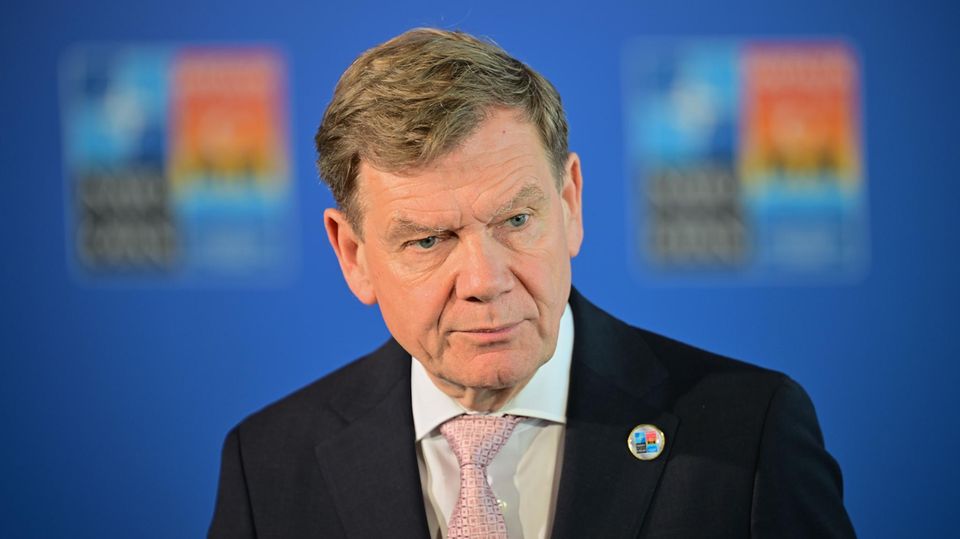 Wadephul schreckt Koalition bei Nato-Treffen mit Fünf-Prozent-Ziel auf | STERN.de