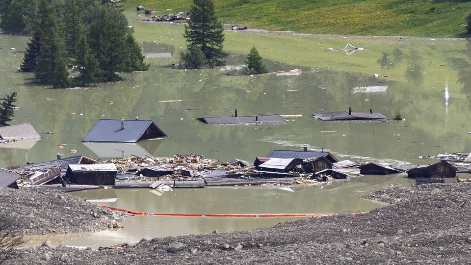 Lonza: Nach Gletscherabbruch in Schweizer Alpen läuft gestauter See ab ...