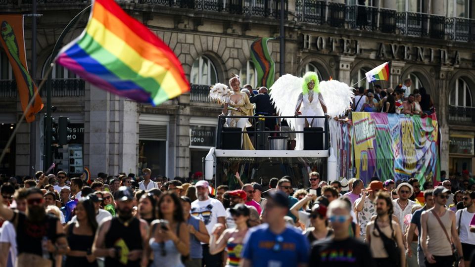 Tausende bei Europride-Parade in Lissabon | STERN.de