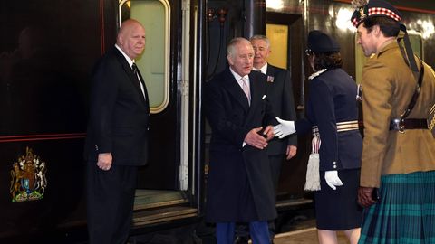 König Charles reist künftig nicht mehr im royalen Zug | STERN.de