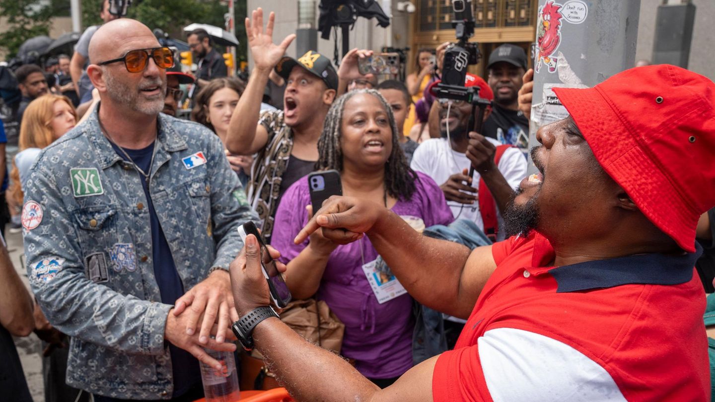 P. Diddy: Draußen jubeln seine Fans und verspritzen Babyöl | STERN.de