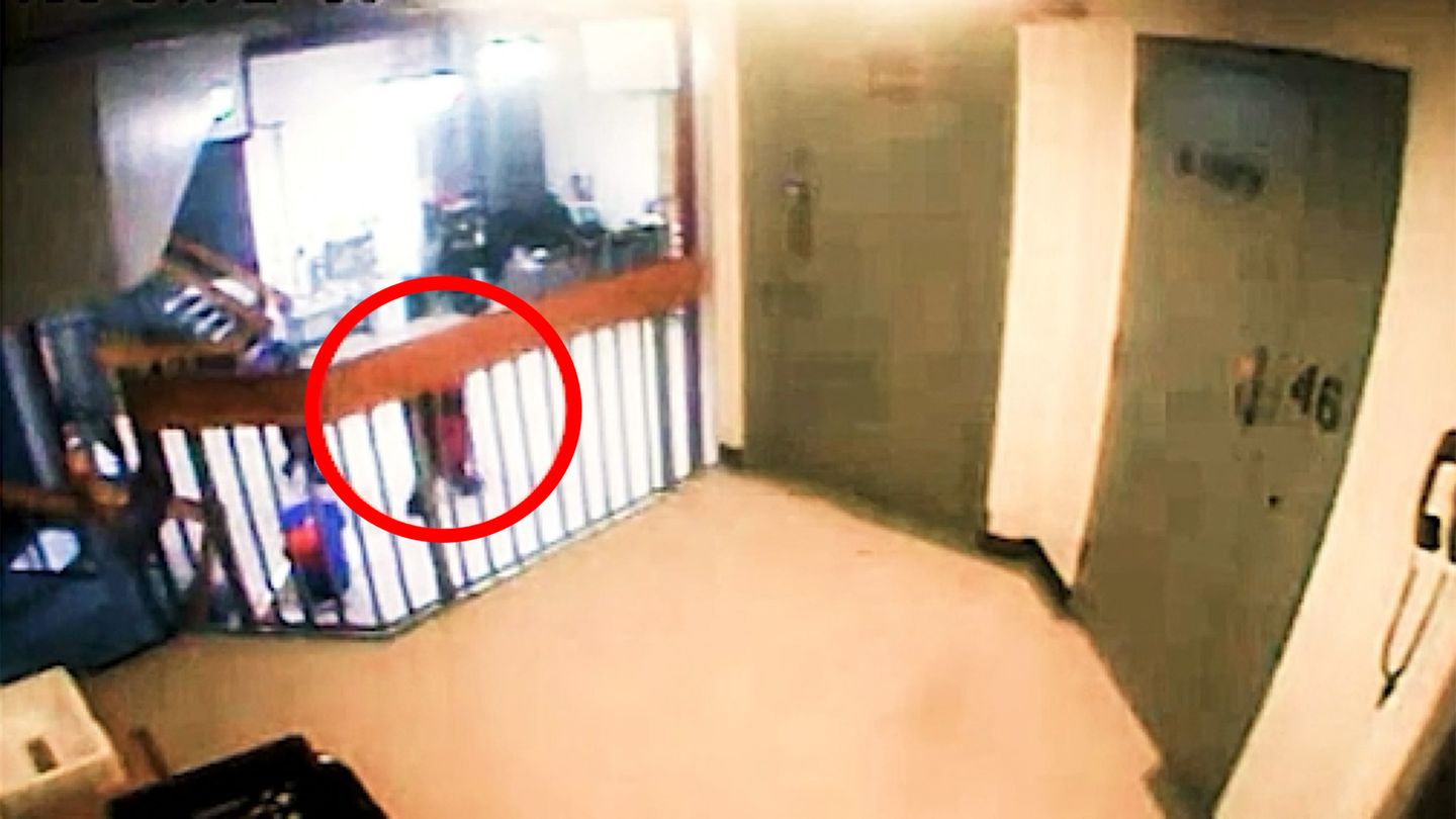 Letztes Video von Jeffrey Epstein soll FBI-These belegen | STERN.de