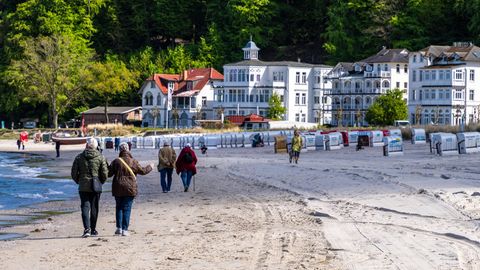 Urlaub: Wo Sandburgen, Flipflops und weite Badehosen verboten sind ...