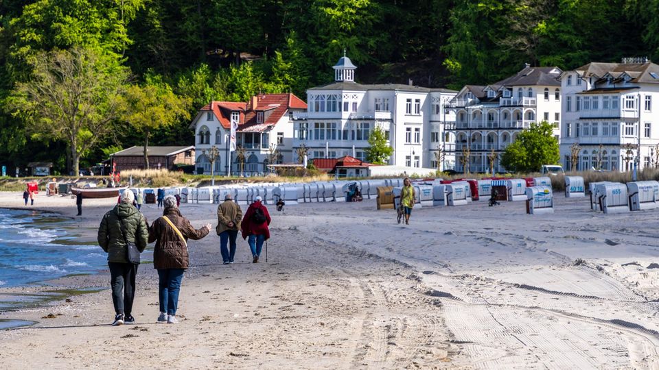 Urlaub: Wo Sandburgen, Flipflops und weite Badehosen verboten sind ...