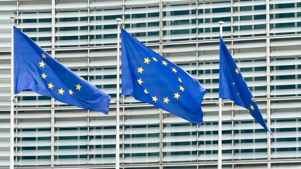 Sanktionen gegen Russland: EU einigt sich auf neue Maßnahmen | STERN.de