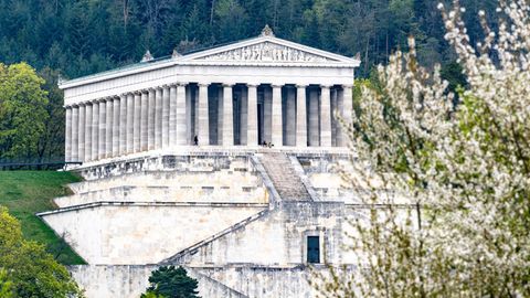 Walhalla: Mann stürzt vor den Augen seiner Freundin ab und stirbt ...