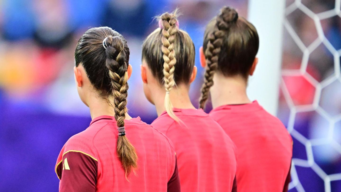 Elegantes Coole Fussball Frisuren Bild