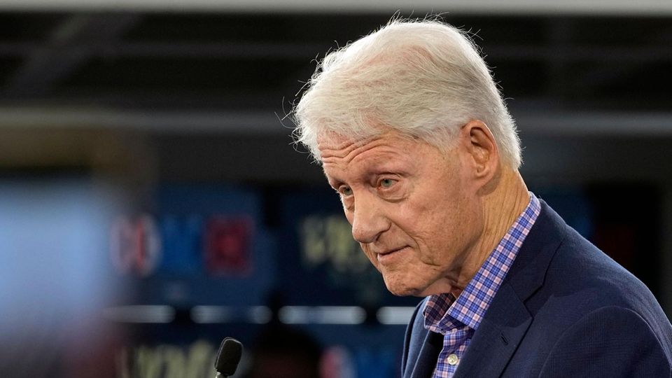 Epstein-Affäre: Jetzt sollen die Clintons aussagen | STERN.de
