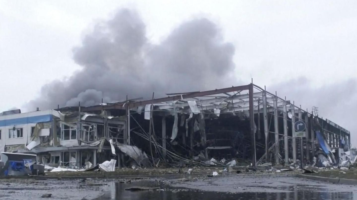 Ukraine: Russland attackiert US-Fabrik – Selenskyj: "Gezielter Angriff ...